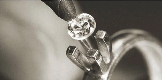 How to Design Your Own Custom Engagement Ring